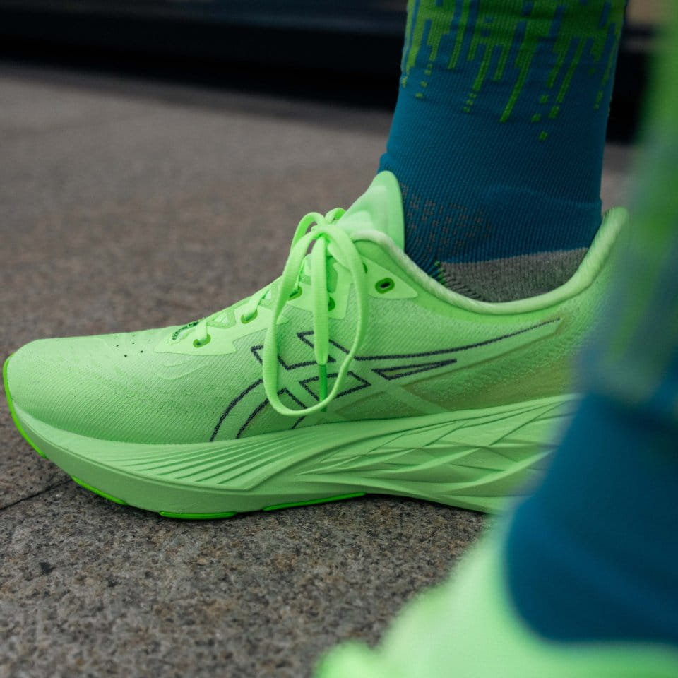 Обувки за бягане ASICS NOVABLAST 4 - Top4Running.bg