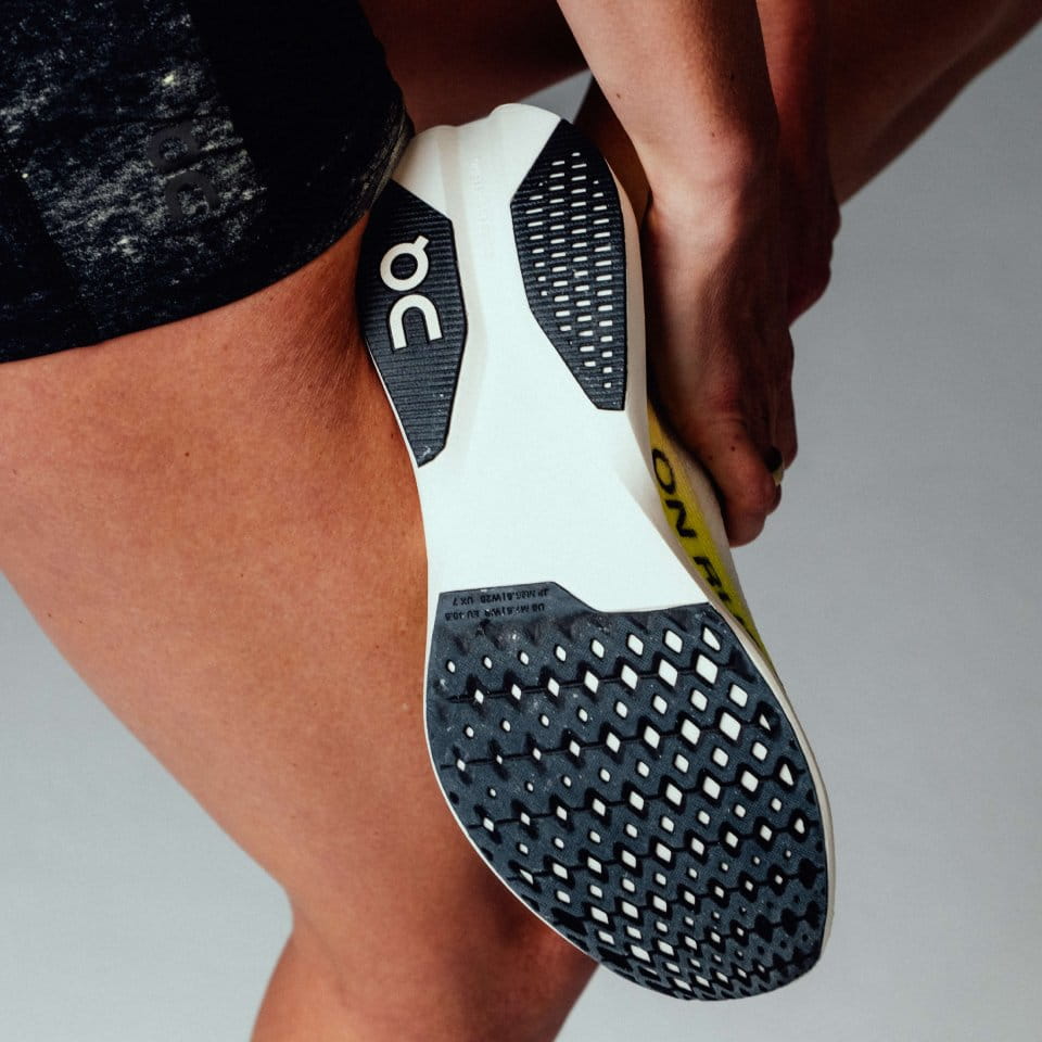 Laufschuhe On Running Cloudboom Strike LS - Top4Running.ch