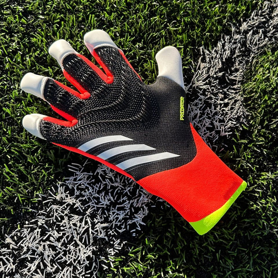 Brankářské rukavice adidas Predator Pro Hybrid - 11teamsports.cz